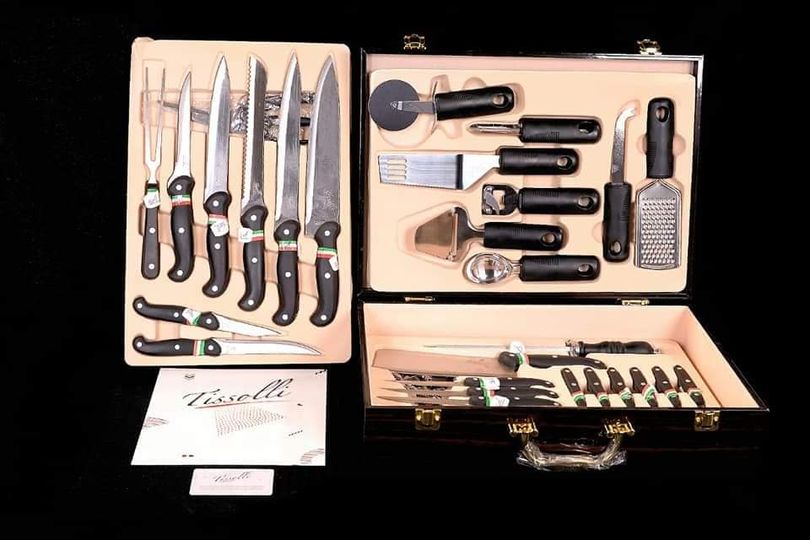 A set of knives in an Italian wooden box, 32 pcs